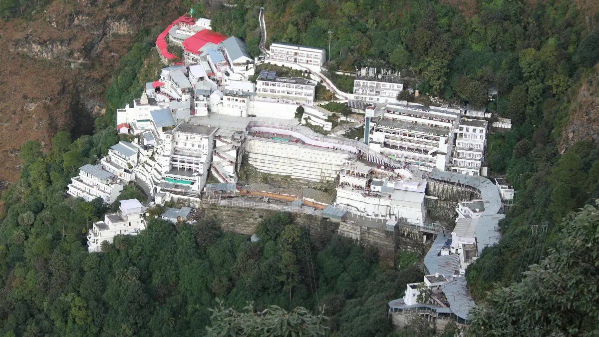 Vaishno Devi Helicopter Tour with Shiv Khori & Patnitop